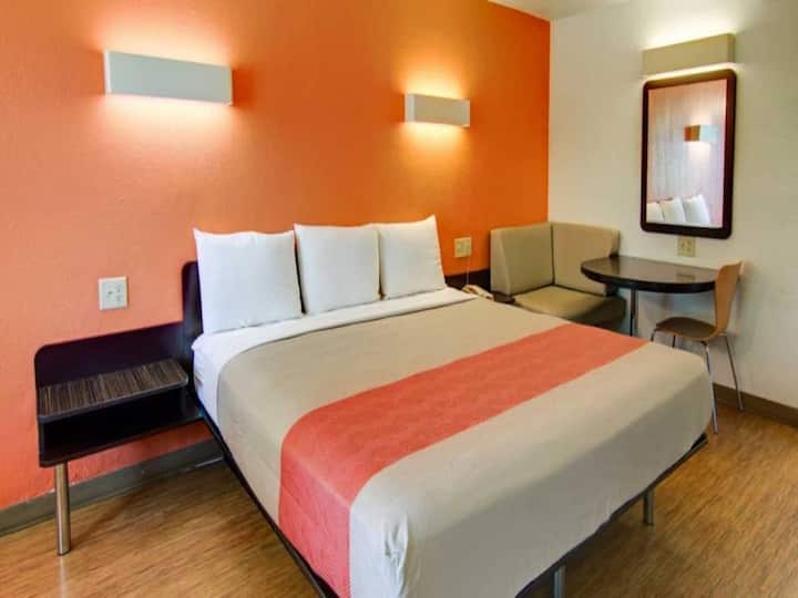 Motel 6 Mount Pleasa_1 Bed King | Nmsk - Mount Pleasant, TX