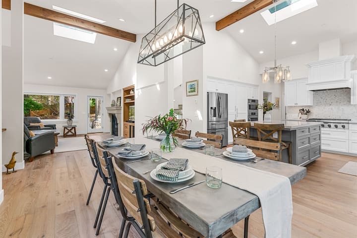 3 King Beds | Office | Direct Tv | Fireplace - Cambria, CA