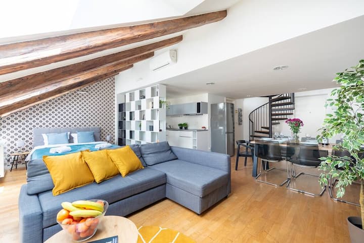 Luxury Duplex Apartment On Soukenická - Prague
