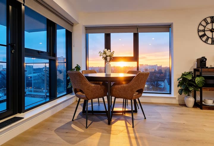 Penthouse -1 |City Centre |Terrace| Wi-fi Parking - Leeds