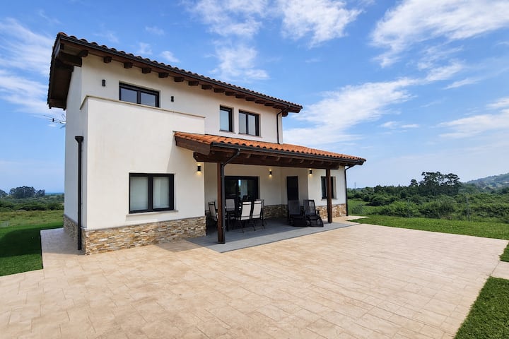 Casa Llanes Con Jardín Y Vistas – Mar Y Cuera - Llanes