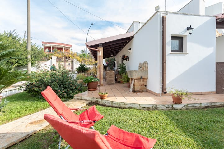 Casetta Dei Nonni, By Apuliahome - Parabita