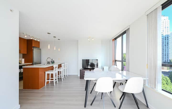 Axis Peak: Entire Private Guest Suite - Coquitlam