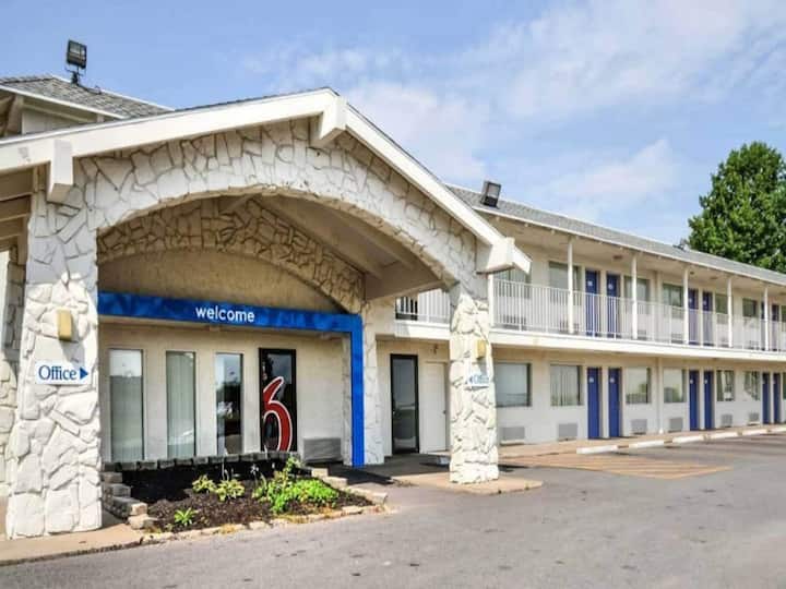 2 Lits Queen | Réfrigérateur - Saint Joseph, MO