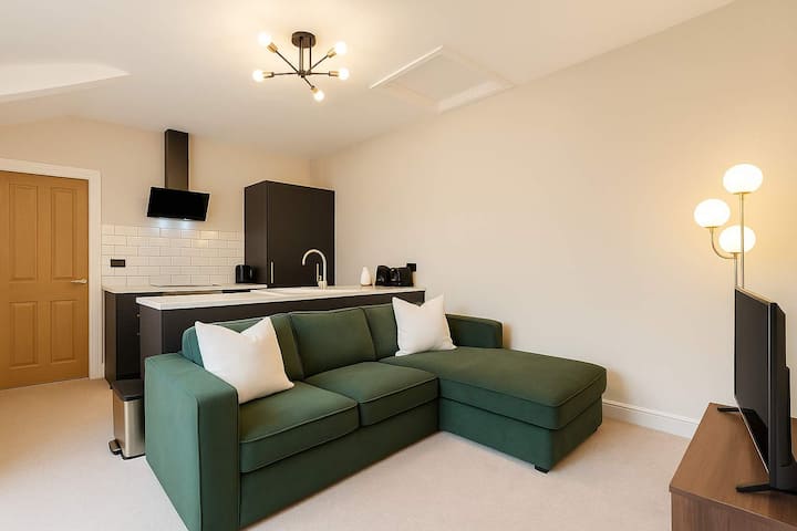 3 Bedroom Apartment In City Centre For 6 - Cardiff City Stadium