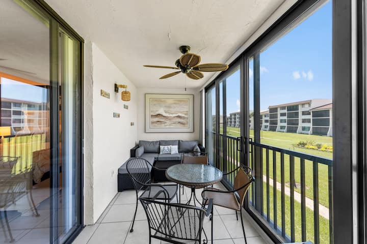 Loggerhead Cay 472–beachfront Luxury Condo W/bikes - Sanibel, FL