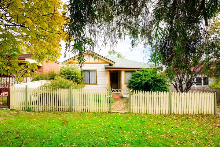Upper Street Cottage In The Heart Of Tamworth - Tamworth