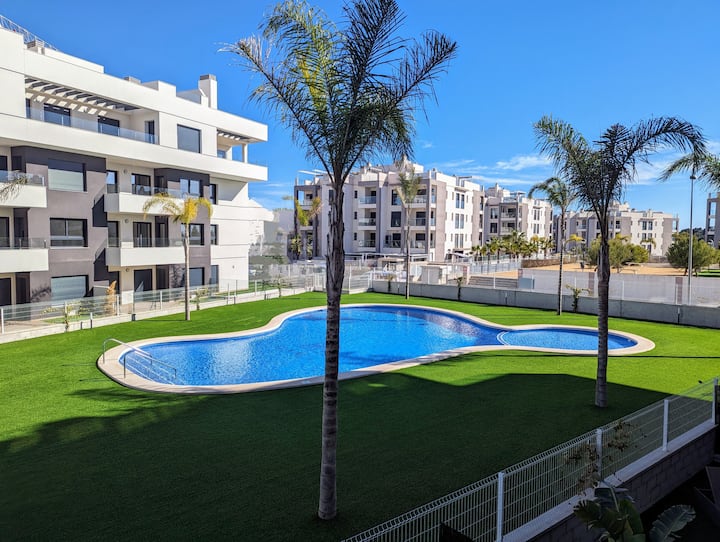 Prime Location At ‘Casa Buena Vista Golf’ With Sun - Cabo Roig