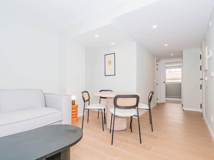 Ybh Atlantic Boutique - Silleiro 2b - ビーゴ