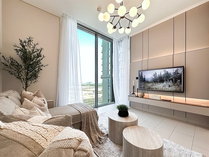 Family-friendly 1br | Creek Views & Calm Vibes - Dubai