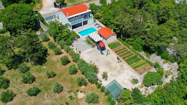 Villa Ivanova - Makarska By Villas Guide - Brela