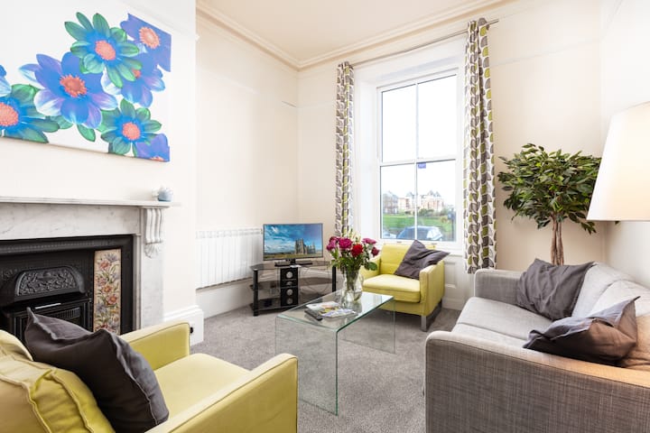 Seaview Two Bedroomed Apartment - Runswick Bay