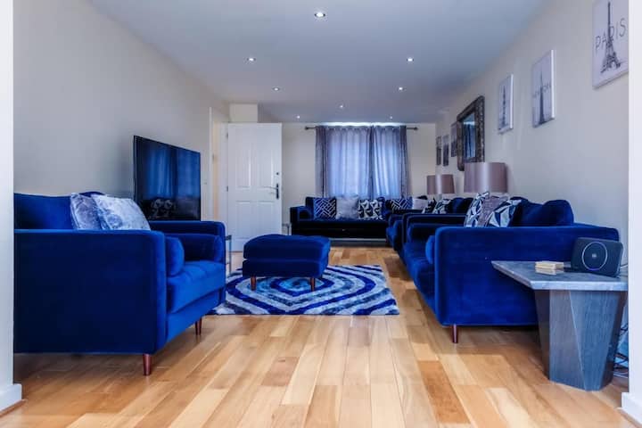 10 Guests - 5 Bedrooms - Free Parking - Lux House - Hertfordshire