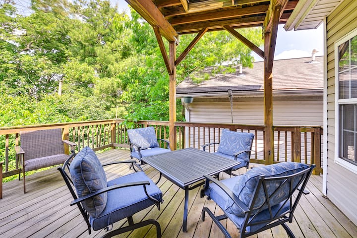 10 Mi To Keeneland: Family Home W/ Deck & Yard - Lexington, KY