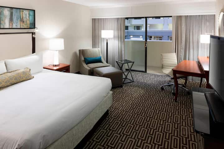 Pet-friendly Stay Close To Fairfax Museum - Fairfax, VA