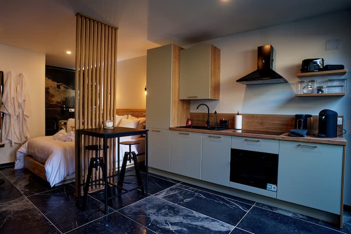 Instinct Sauvage — Nature & Jacuzzi Privatif - Ibis Budget Verdun