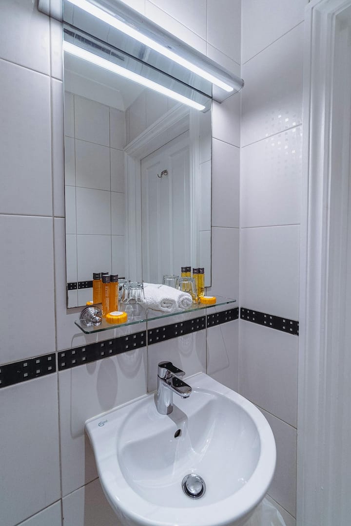 Garden View Double, Steps From Hyde Park - Central London