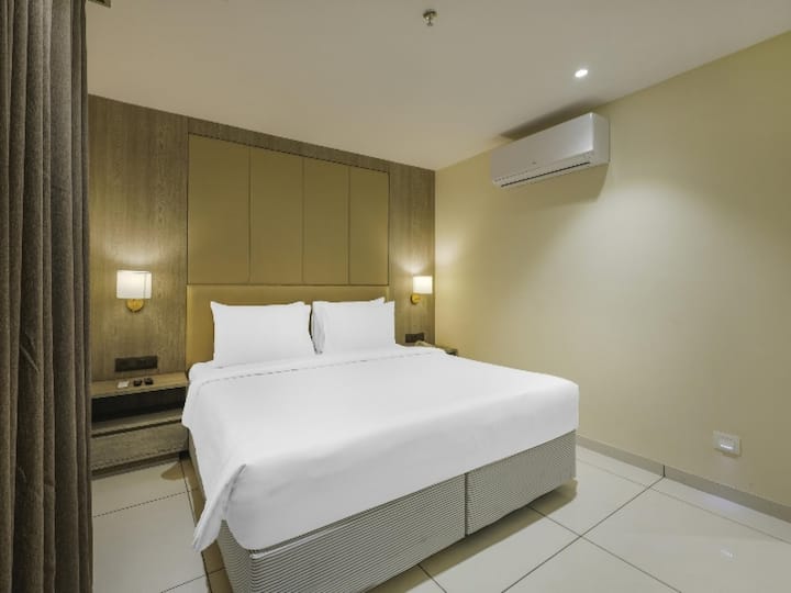 Séjour Deluxe Urbain Avec Gym & Piscine Près Ville - Vadodara