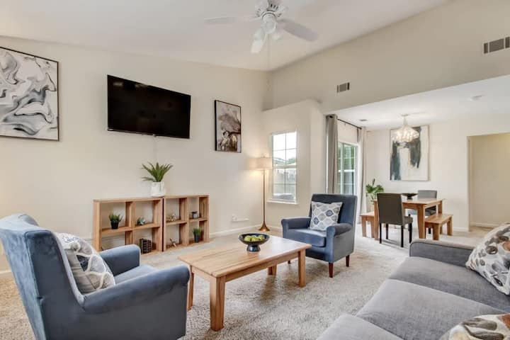 Backyard & Bbq Grill Near Historic District - Pooler, GA