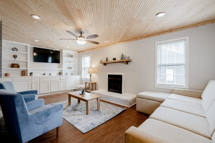 Fenced Yard With Pool! 10 Mins To Lake Murray - Lexington, SC