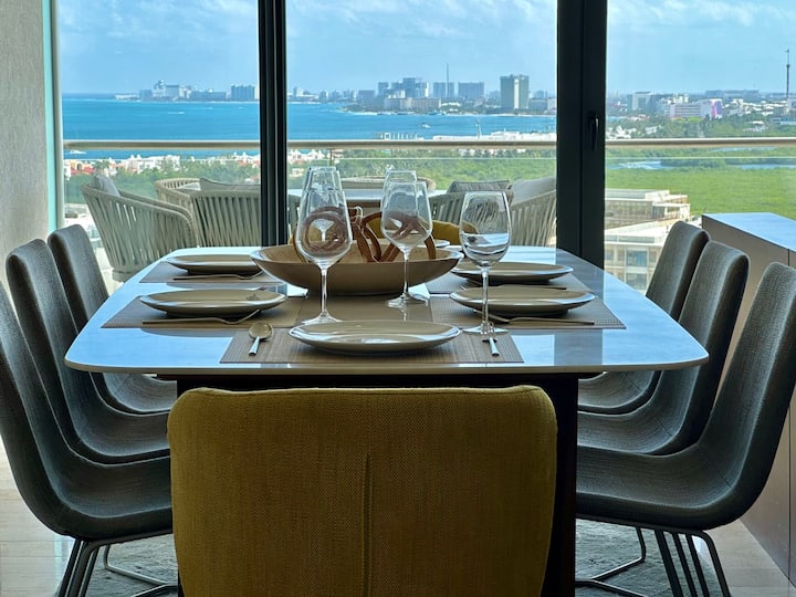 Luxury Oceanfront Condo | 3br | Pool, Gym & Views! - Cancún