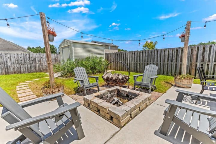Screened Porch, Firepit, Patio! Peaceful In Pooler - Pooler, GA