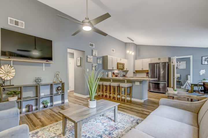 Moon River Escape Near Dining, Shops & Attractions - サバンナ, GA