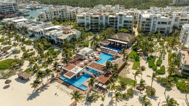 Beachfront Condo | 3br | Pool & Premium Amenities - Isla Mujeres