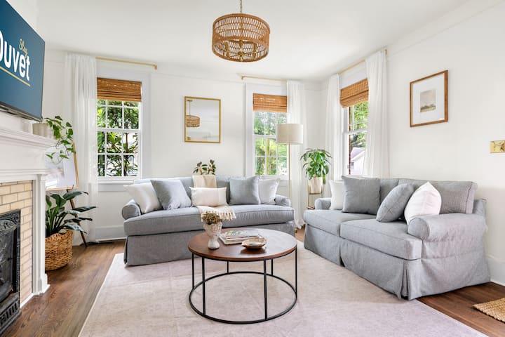 Comfy On King Street | Peachy King - Charleston, SC