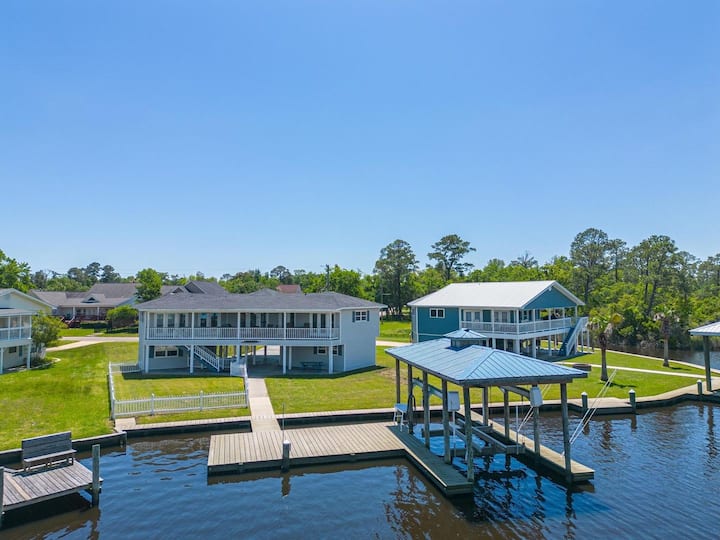 Gulfport Bayoufront Home W/ Private Dock & Kayaks - ビロクシ, MS
