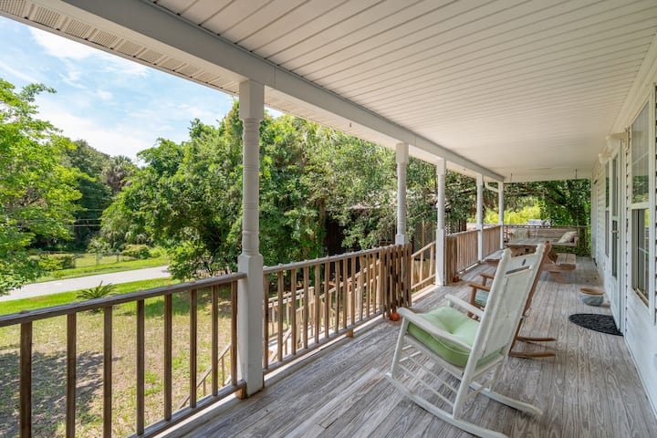Easy Walk To Beach & Town! Large Porch-folly Haven - Folly Beach, SC