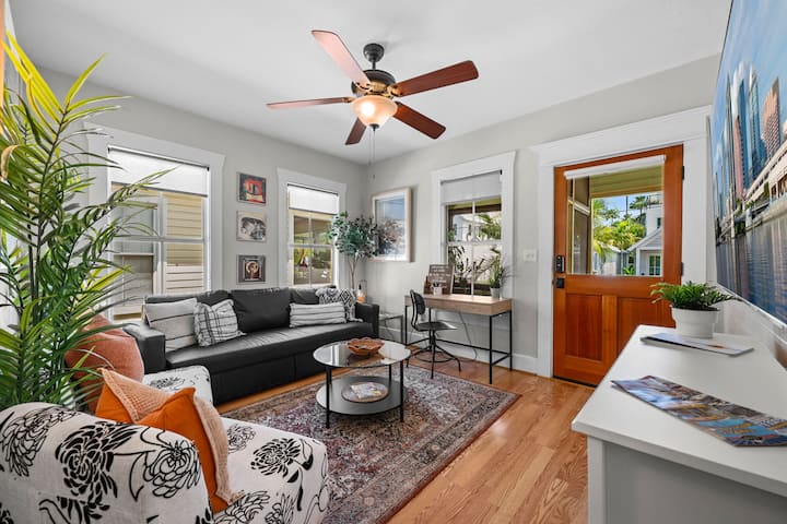 La Caña | Stylish 2br Bungalow W/ Porch - Tampa, FL