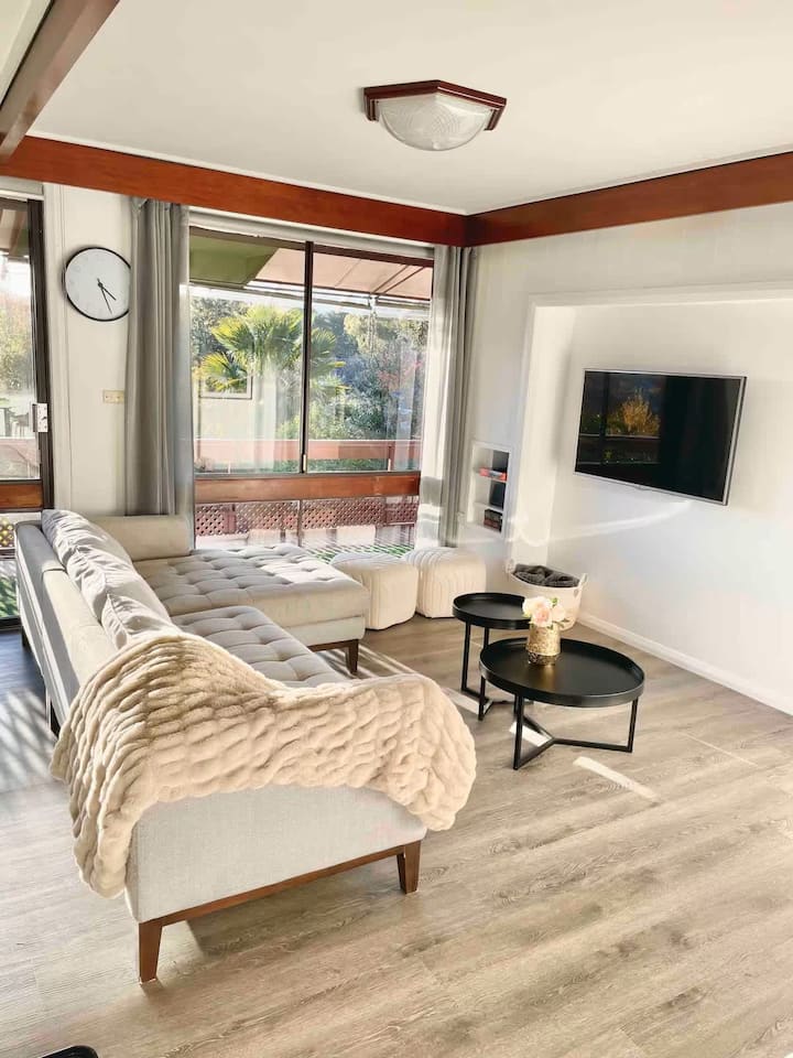 Cottage On The Hill - Myrtleford
