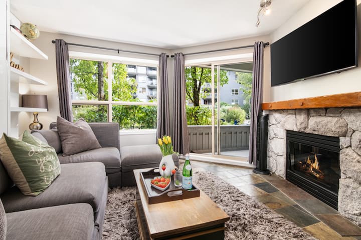 Ski-in/ski-out Condo In Aspens W/ Pool & Hot Tubs - ウィスラー