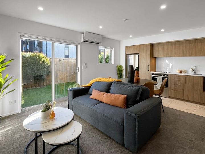 Sunlit 1br In Christchurch Cbd - Christchurch