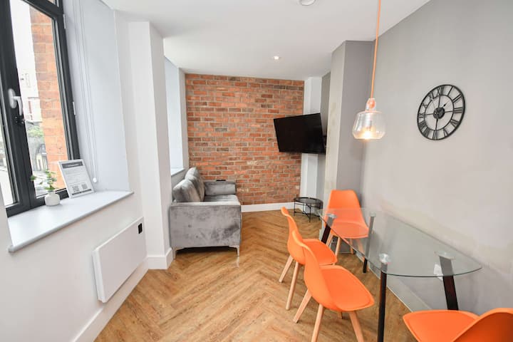Modern & Bright 2 Bed Flat In Central Manchester - 샐퍼드