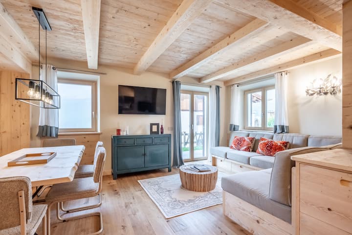 Brand New Large 4 Bedroom In Great Location - Cortina d'Ampezzo