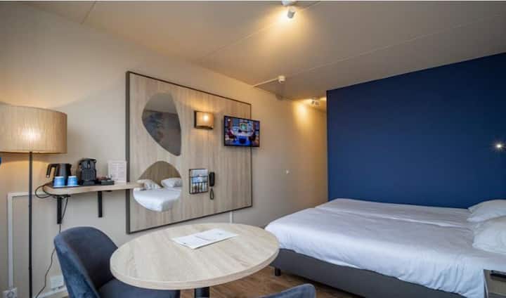 Sea Breeze Retreat W/ Bar & Views– 1 Min To Beach - Wijk aan Zee