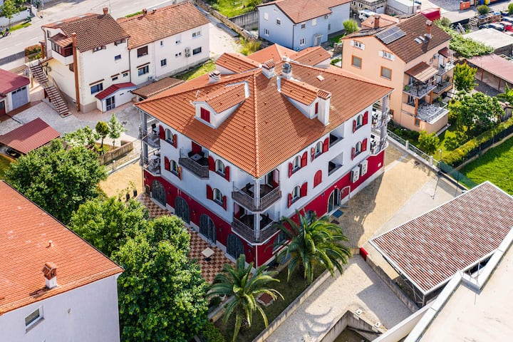 Two-bedrooms Apartment With Balcony At Villa Armin - 羅維尼