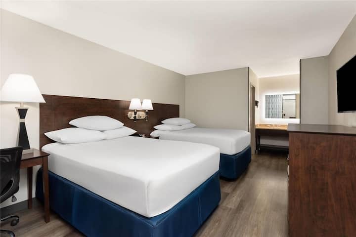 Days Inn Orlando L 2 Double Beds L Family-friendly - Orlando, FL