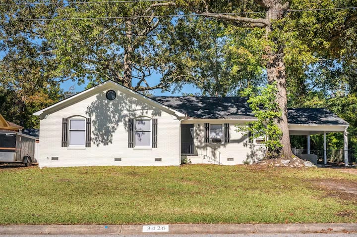 3br, 2ba Creola Charm - With Hot Tub - Goose Creek, SC