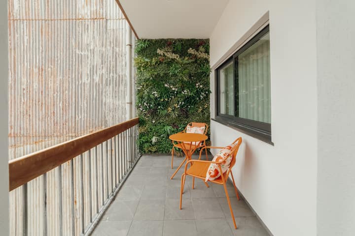 Downtown Premium With Balcony By Vacationy - Porto