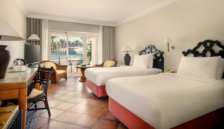 Desert Sun Meets Ocean Fun L 3 Pool-view Rooms - Scharm El-Scheich