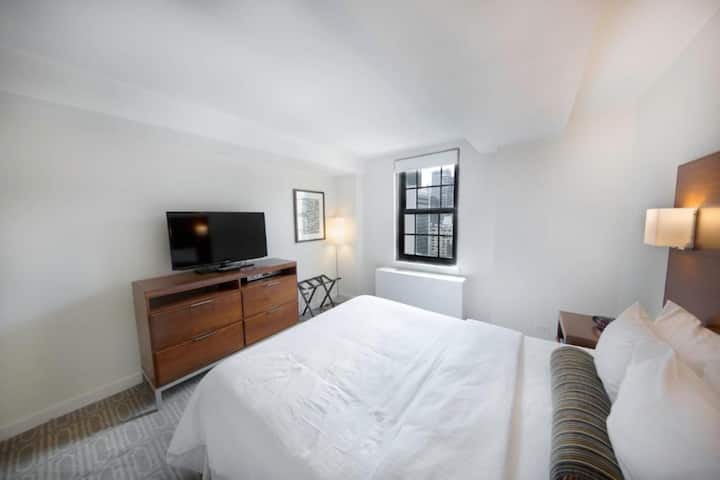 Beekman Tower | 2br Apt | Full Kitchen + Space - Manhattan, NY