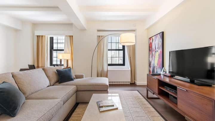Beekman Tower | Modern 2br Apartment | Queens - New York City