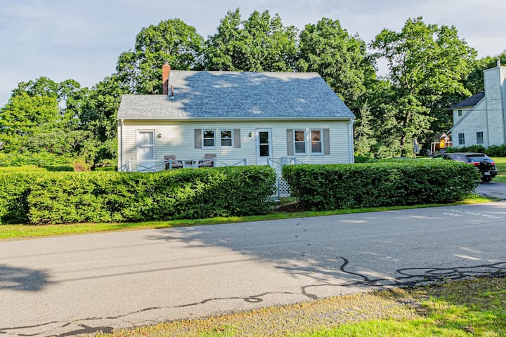 Comfortable 3 Bedroom Ranch - Easy Walk To Beach! - Portsmouth, NH