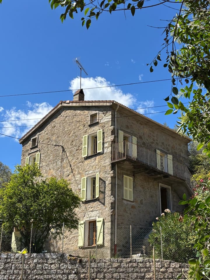 Maison De Jeannette En Pierre - Lac de Goria