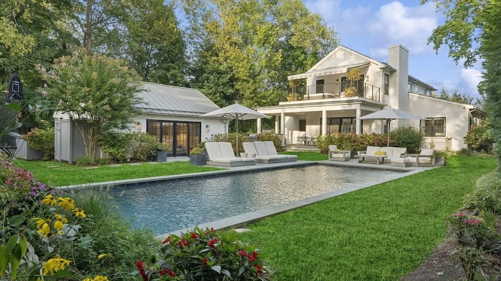 Resort-style Home With Pool, Heart Of Sag Harbor - Greenport, NY