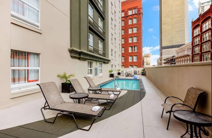 2 Family-friendly Rooms Near Jackson Square - New Orleans, LA