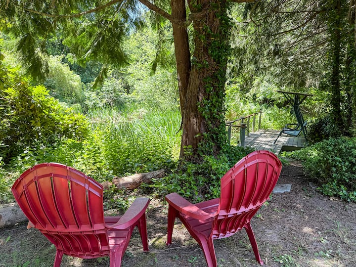 Dragonfly Haven: 2br Cottage, Pond, Ev Charger - Olympic Game Farm, Sequim